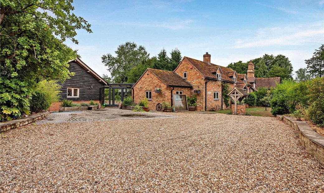 Ashford Hill Road, Headley Rg19 In Thatcham, England, United Kingdom ...