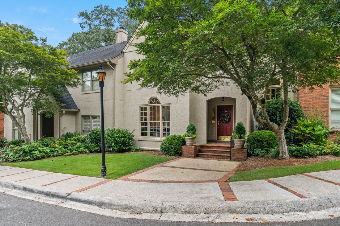 2217 Brookshire Place In Mountain Brook, Alabama, United States For ...