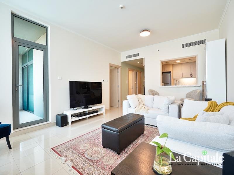 Beautifully Upgraded 1 Br Apartment In The Views In Dubai, United Arab ...