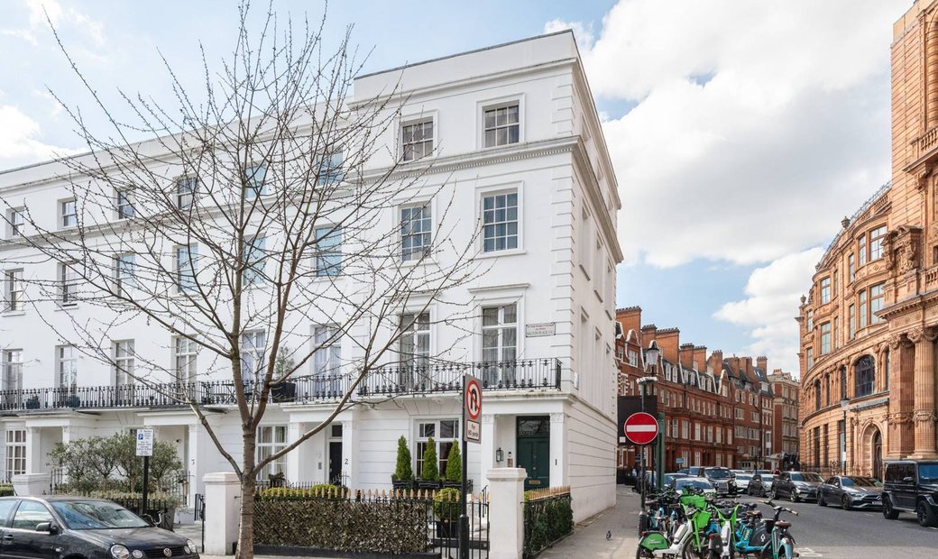 Walton Place, Knightsbridge, Sw3 In London, England, United Kingdom For ...