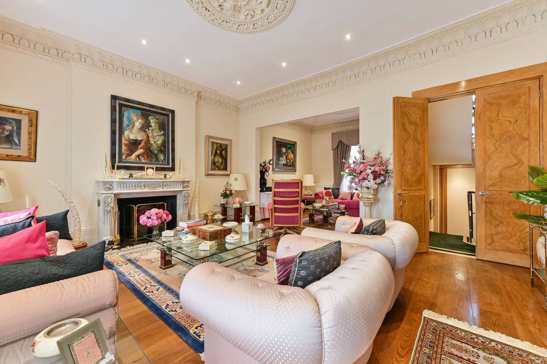 Walton Place, Knightsbridge, Sw3 In London, England, United Kingdom For ...