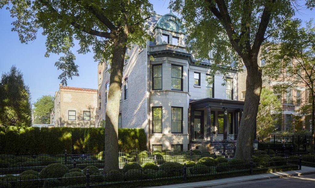 Wonderfully Renovated Designer Home On In Chicago, Illinois, United ...