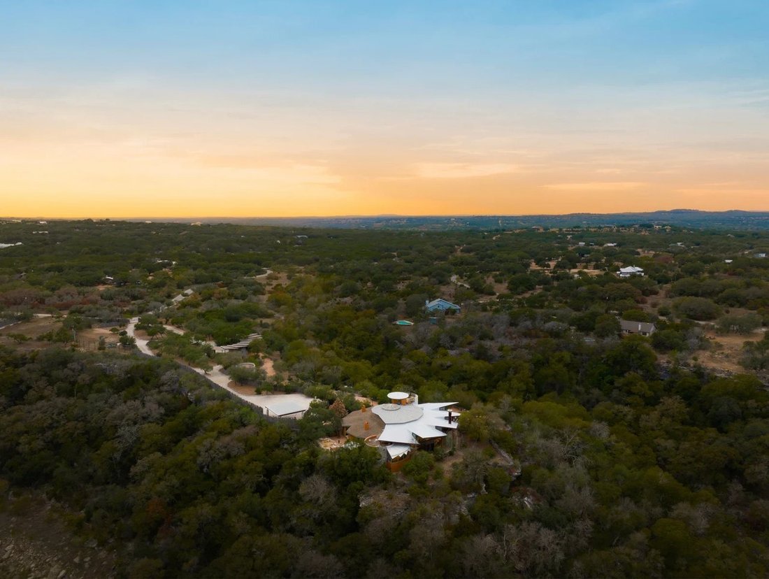Architecturally Significant Compound In In Spicewood, Texas, United ...