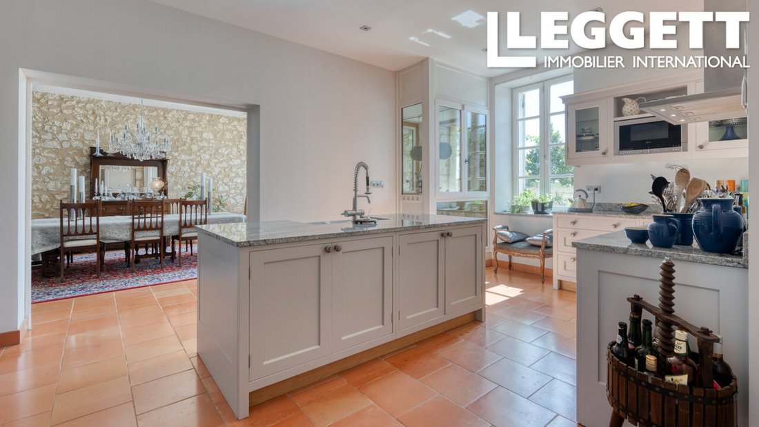 Exceptional 9 Bedroom Estate With Pool, In Duras, Nouvelle Aquitaine ...