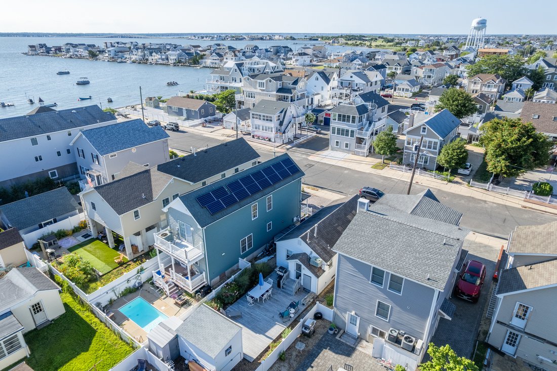 Charming Bayside Cottage With In Seaside Park, New Jersey, United ...