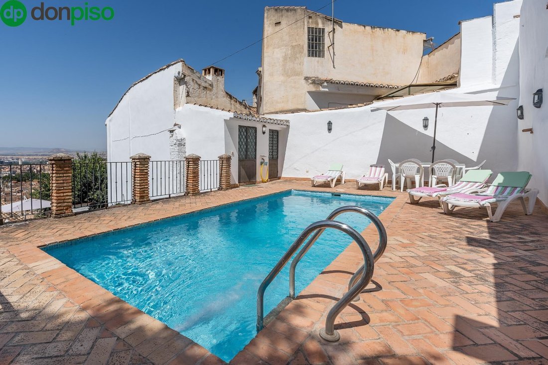 Granada House In Centro, Granada, Spain For Sale (16049661)