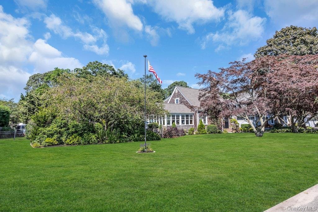 House Blue Point In Blue Point, New York, United States For Sale (16054476)
