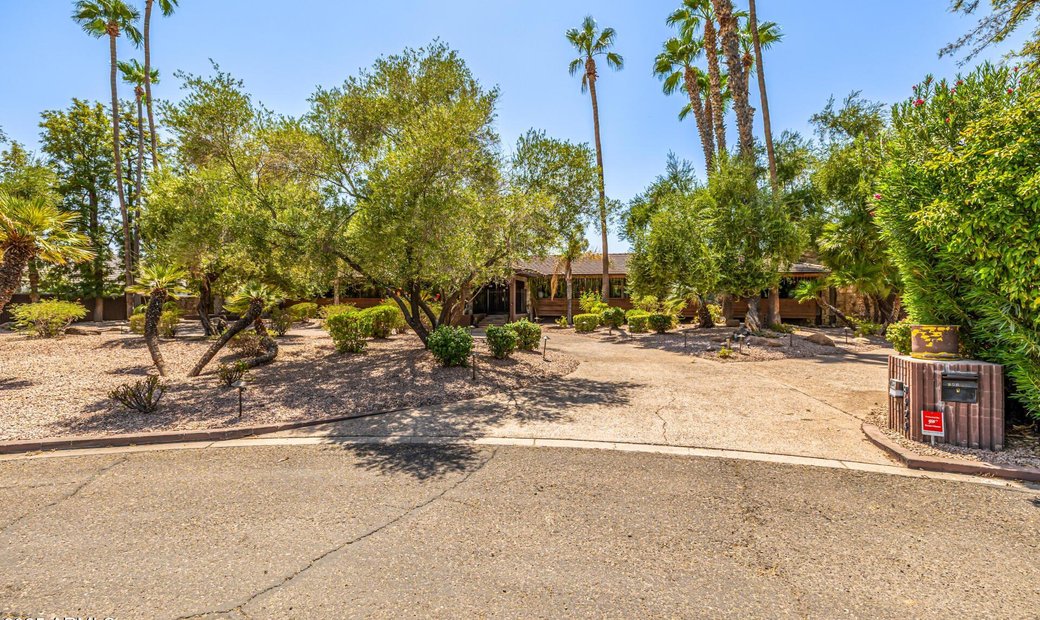 4 Bedrooms Single Family Detached In Paradise Valley, Arizona, United ...