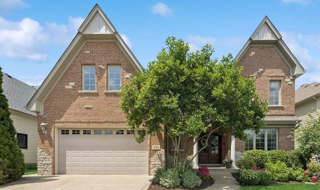Beautiful Meticulously Crafted Residence In Elmhurst, Illinois, United ...