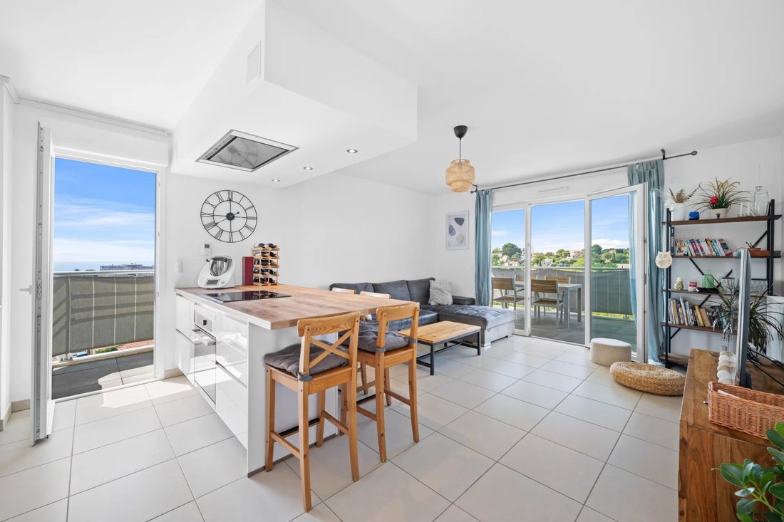 Nice Apartment In Nice, Provence Alpes Côte D'azur, France For Sale ...