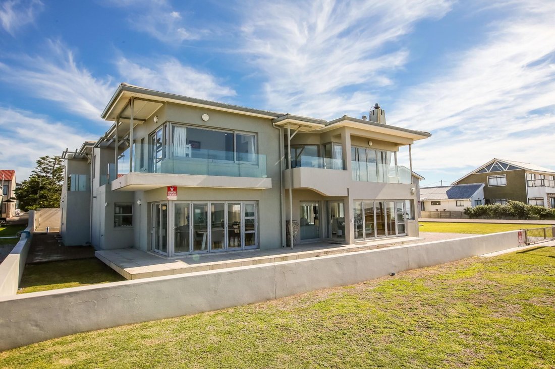 House Struisbaai In Struis Bay, Western Cape, South Africa For Sale ...