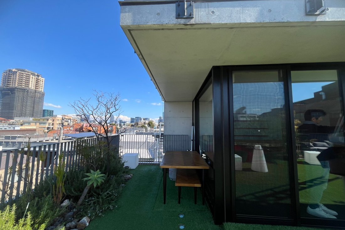 Empty Building In Motomachi 2 Chome In Minato City, Tokyo, Japan For ...