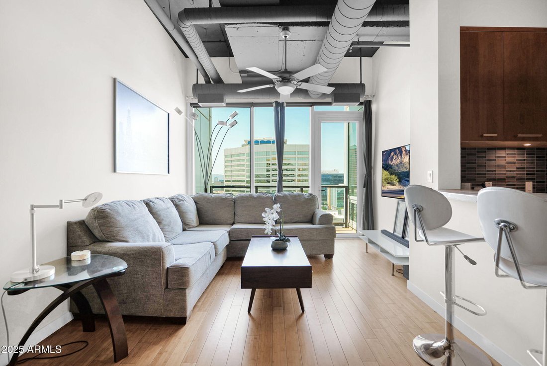 Urban Oasis With Mountain And City Views In In Phoenix, Arizona, United ...