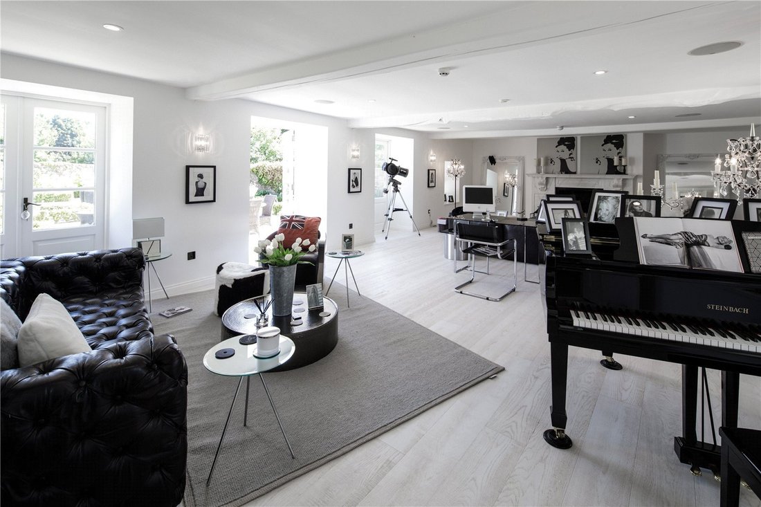 Energy Efficient And Spacious Family Home With Complete In United ...