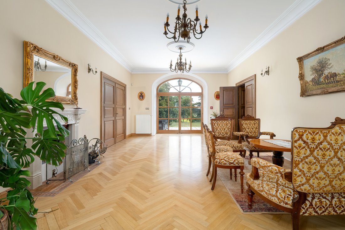 Beautiful Historic Baroque Manor In Góra, Lower Silesian Voivodeship ...