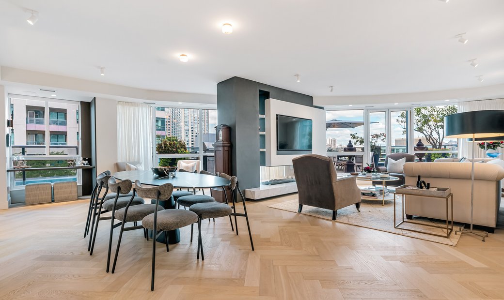 Crown Jewel Of Yorkville In Toronto, Ontario, Canada For Sale (15668074)