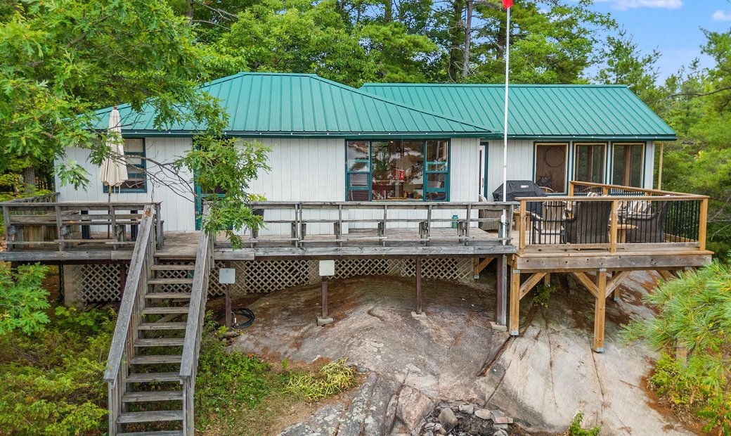 Go Home Lake Family Cottage In Georgian Bay, Ontario, Canada For Sale (16094368)