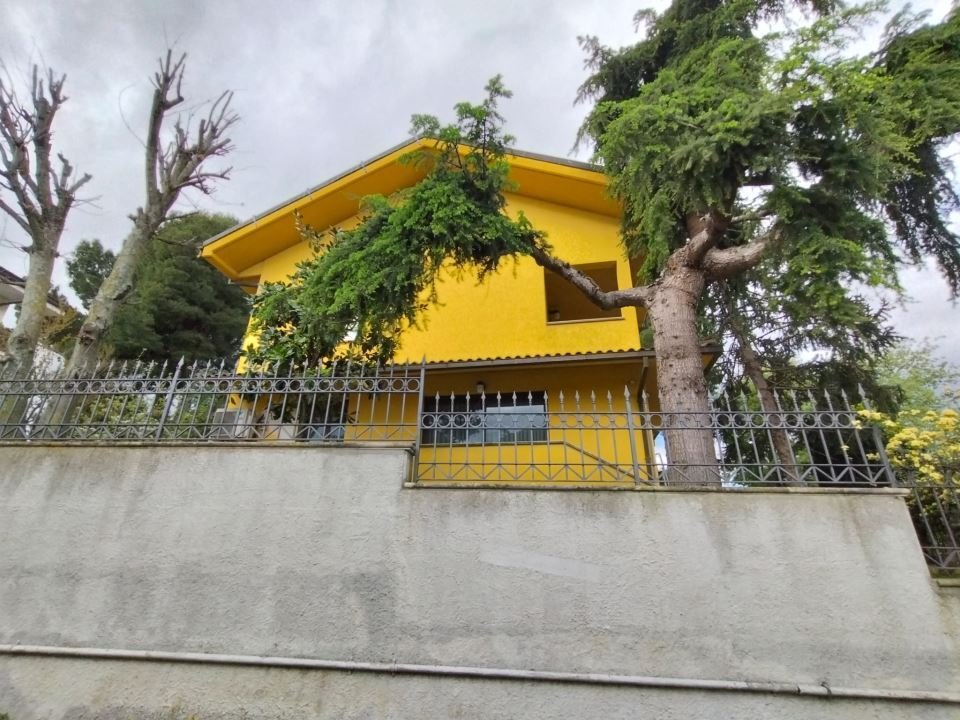 Elegant Villa With Garden In Pescara Hills, Abruzzo In Pescara, Italy ...