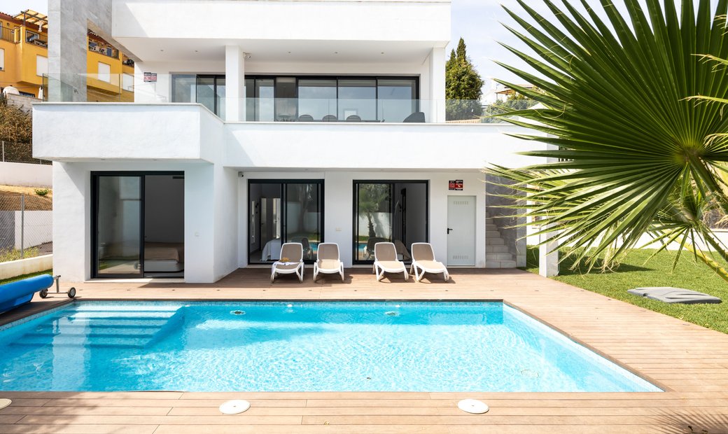 Villa In Fuengirola, Andalusia, Spain For Sale (16100232)