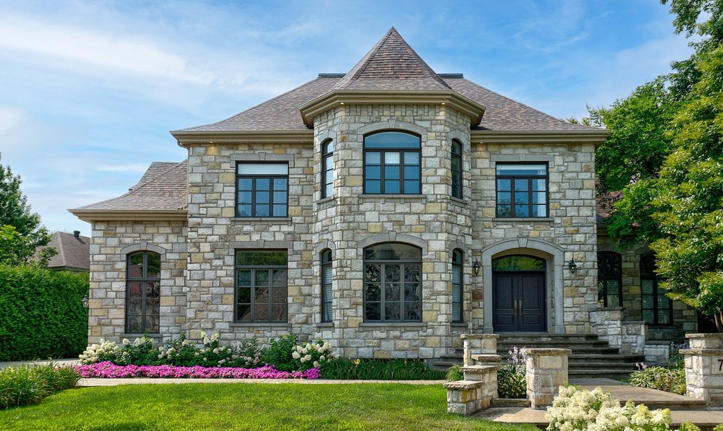 Lorraine, Québec In Lorraine, Quebec, Canada For Sale (16101351)