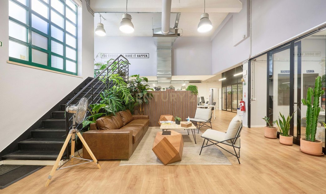 Office With Double Height Ceilings In Lapa – 236sqm In Estrela ...