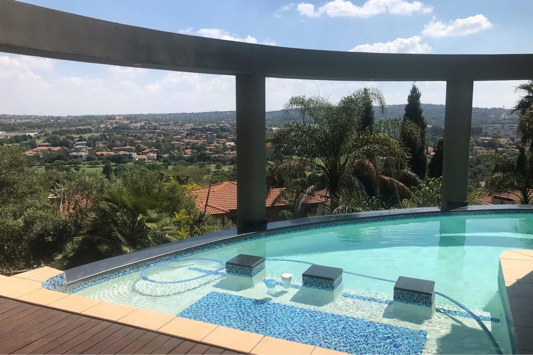 Magnificent 7 Bedroom Mansion, Woodhill Golf In Pretoria, Gauteng ...