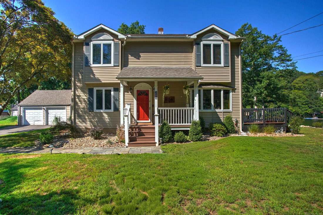 Classic Waterfront Colonial In The In Fairfield, Connecticut, United ...