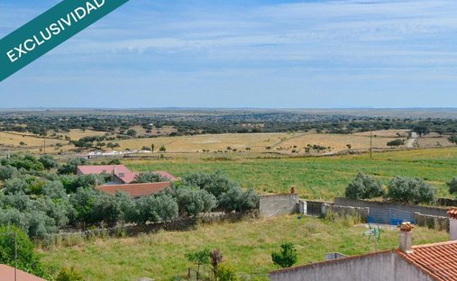 Luxury mountain view country homes for sale in Herreruela, Extremadura ...