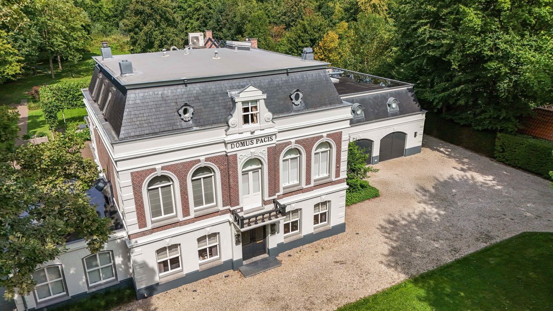 Domus Pacis – Grand Villa With Carriage In Rumpt, Gelderland ...