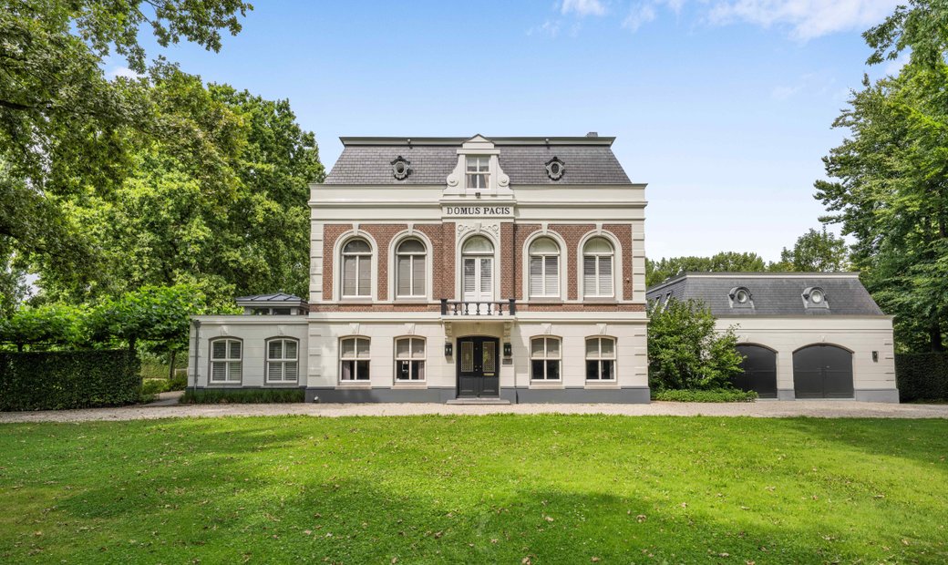 Domus Pacis – Grand Villa With Carriage In Rumpt, Gelderland ...