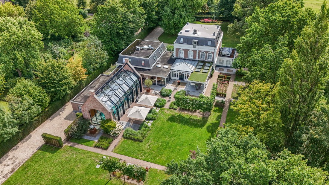 Domus Pacis – Grand Villa With Carriage In Rumpt, Gelderland ...