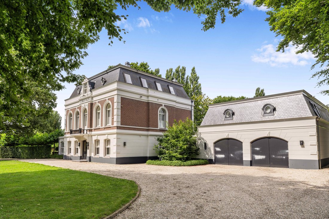 Domus Pacis – Grand Villa With Carriage In Rumpt, Gelderland ...