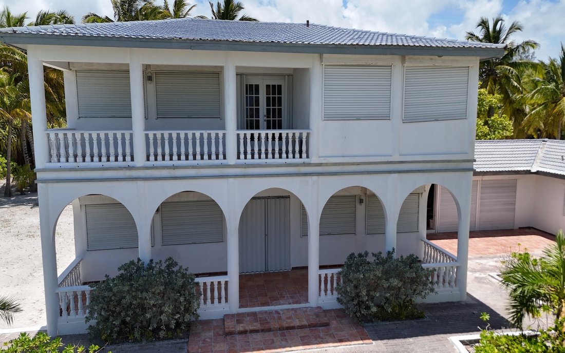 Beachfront Home On One Of In Kemp's Bay Settlement, South Andros, The ...