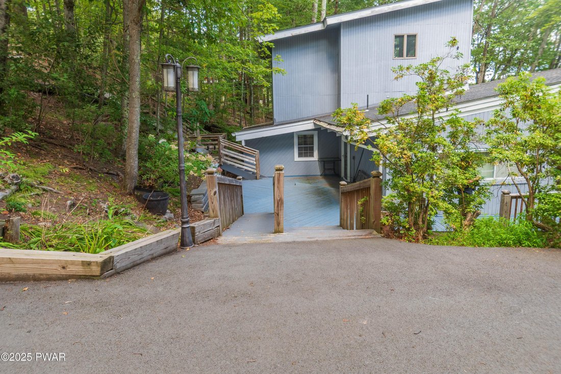 Residential Lords Valley In Hemlock Farms, Pennsylvania, United States ...