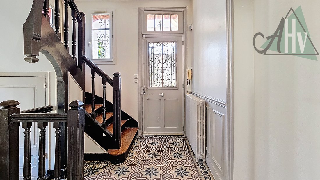 Villa Chanteclerc — En Brou Sur Chantereine, Isla De Francia, Francia ...