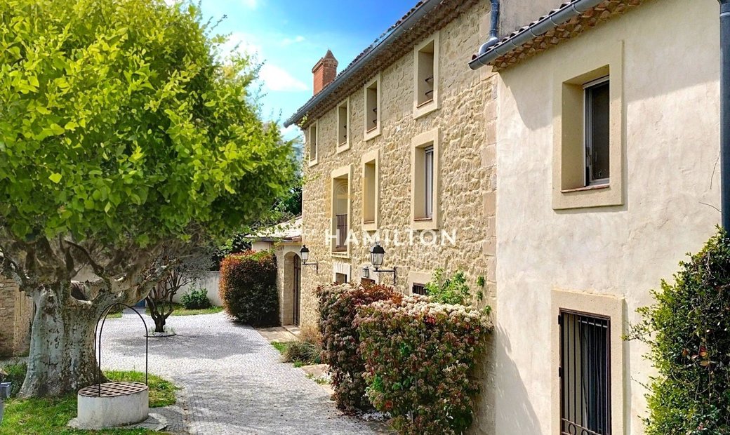 Provencal Stone Farmhouse In Monteux, Provence Alpes Côte D'azur ...