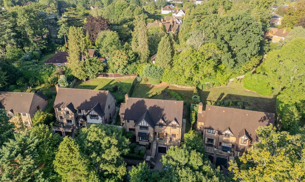 5 Bedroom Detached House For Sale In In Gerrards Cross, England, United ...