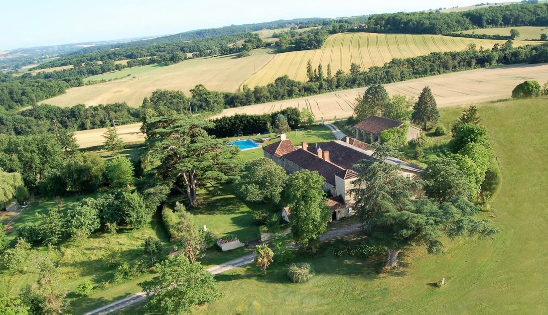 Domaine Avec Activite Commerciale Existante In Vic Fezensac, Occitanie ...