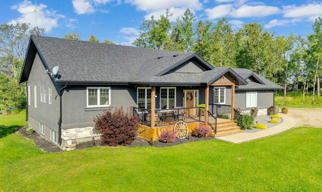 Beautiful Bungalow On 78.5 Versatile Acres In Bluffton, Alberta, Canada ...