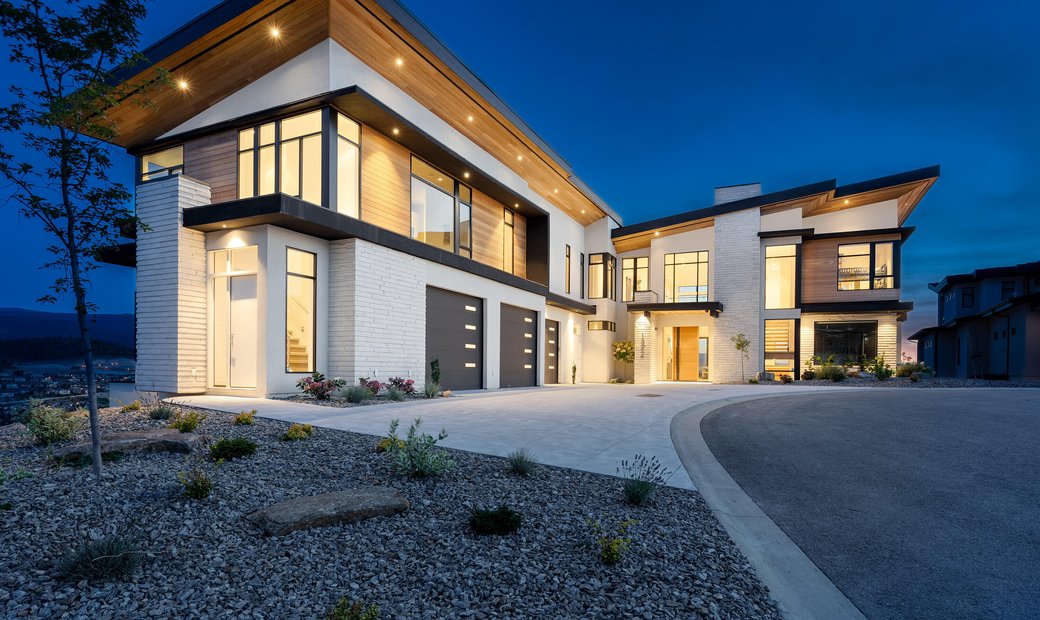 270 Degree Views Of Kelowna In Kelowna, British Columbia, Canada For ...