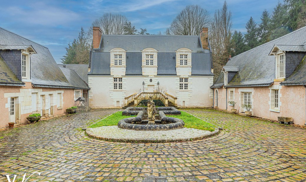 Veigne Charming Manor In Veigné, Centre Val De Loire, France For Sale ...
