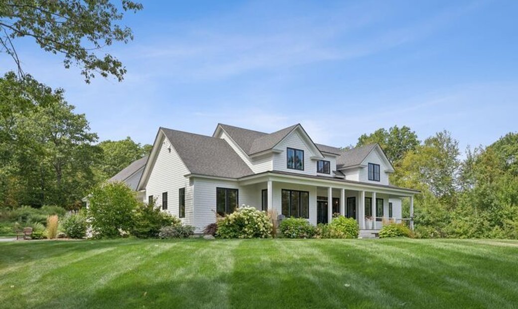 Exceptional Extended Cape Cod Style In North Yarmouth, Maine, United ...