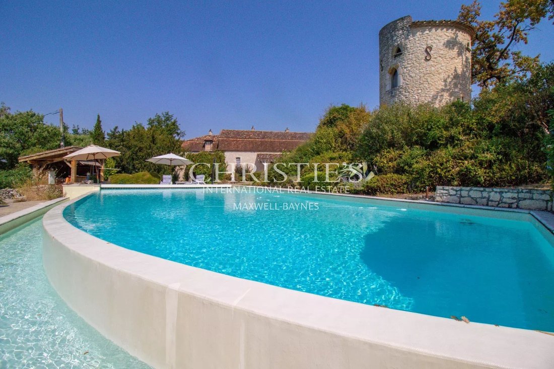 The Noble Chartreuse With Swimming In Monflanquin, Nouvelle Aquitaine ...