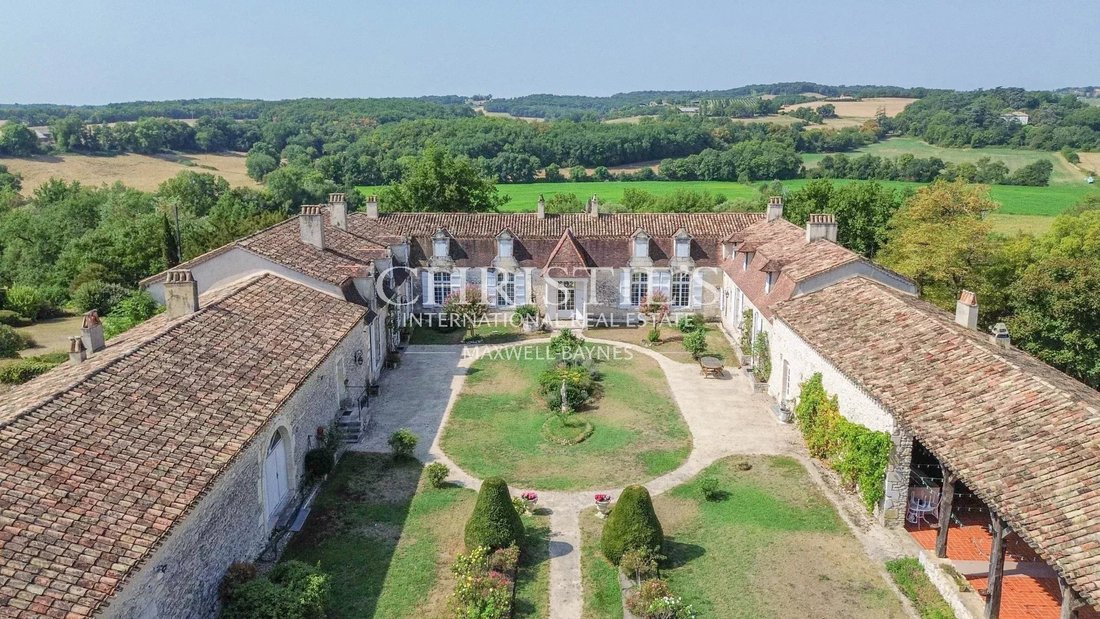 The Noble Chartreuse With Swimming In Monflanquin, Nouvelle Aquitaine ...
