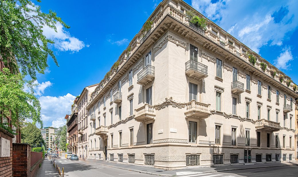 Stunning Duplex Flat In 1920's Building Via Vivaio In Milan, Lombardy ...