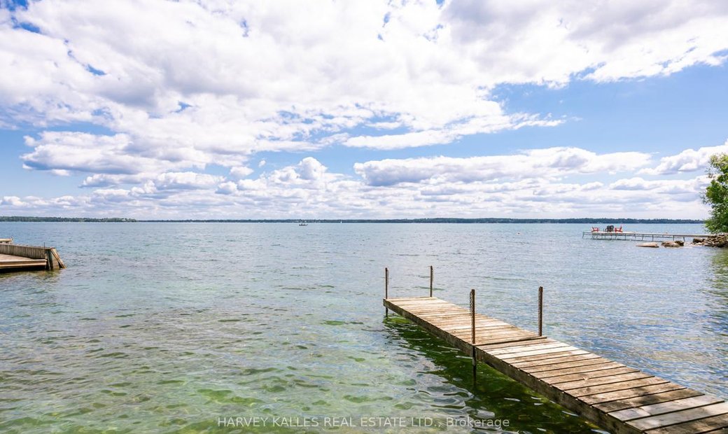 Oportunidad única En El Lago Simcoe En Innisfil, Ontario, Canadá En ...