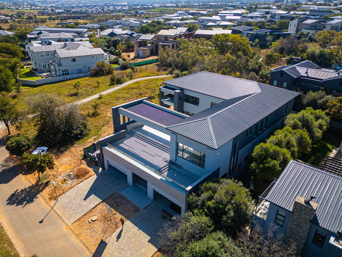 6 Bedroom House For Sale In Waterfall Country In Midrand, Gauteng ...