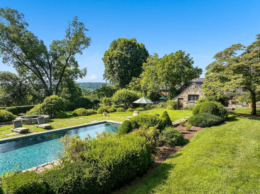 99 Quaker Bridge Road, In Croton On Hudson, New York, Vereinigte ...