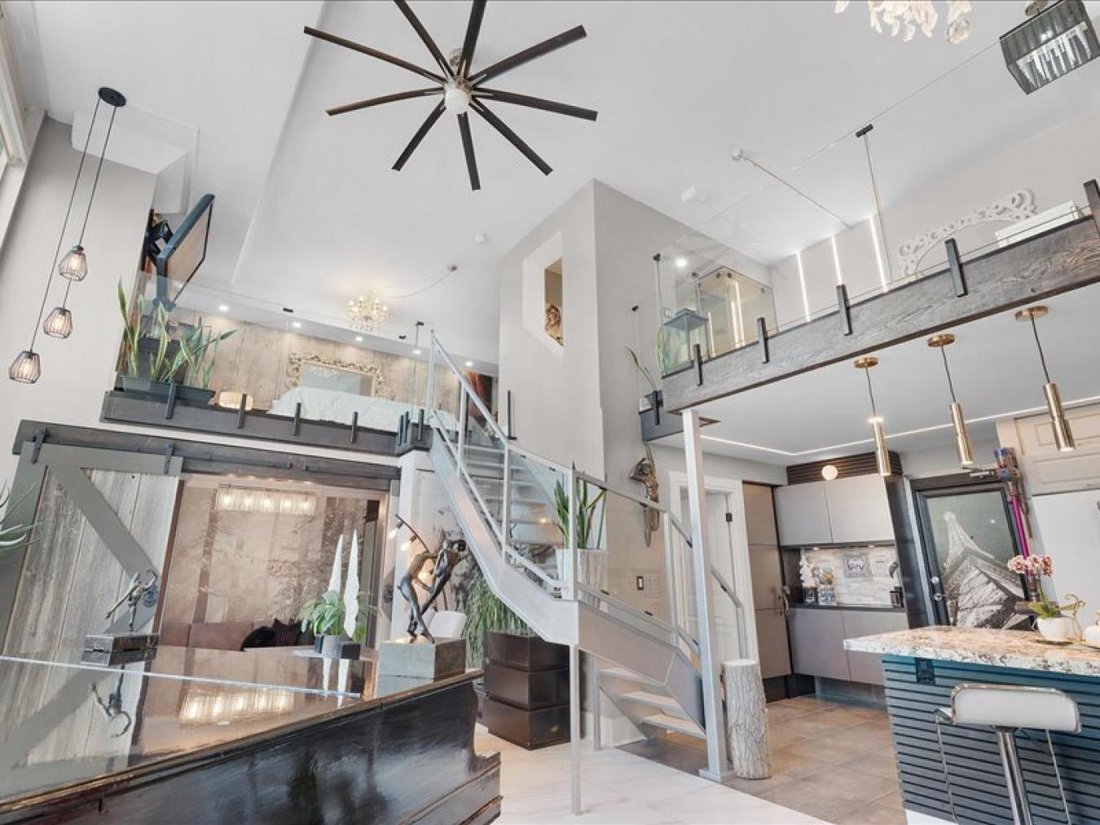 Toronto Condo Apartment In Toronto, Ontario, Canada For Sale (16139799)