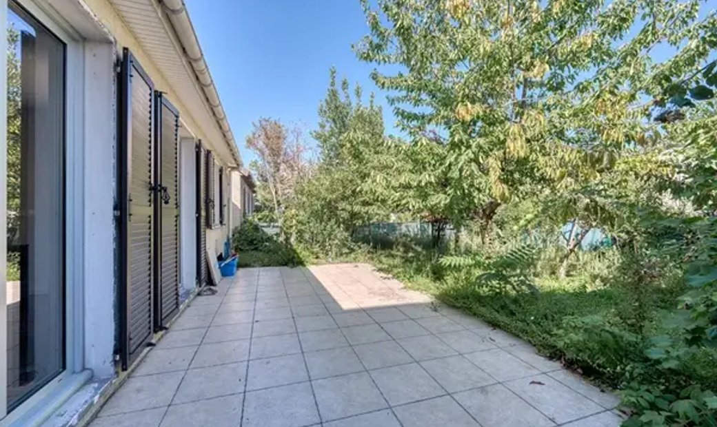 Nanterre House 6 Room(s) 133 M² In Nanterre, île De France, France For ...